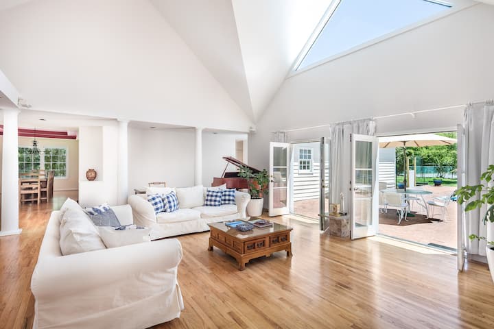 Sag Harbor 6+ Acre Oasis - Sag Harbor, NY