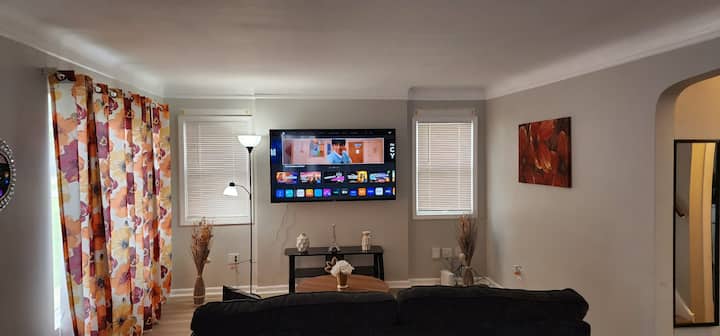 Beautiful 4 Bedroom Close To Euclid Beach - Willoughby, OH