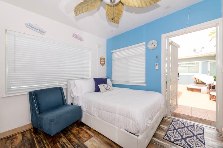 Charming Studio Hollywood Beach - Hollywood, FL