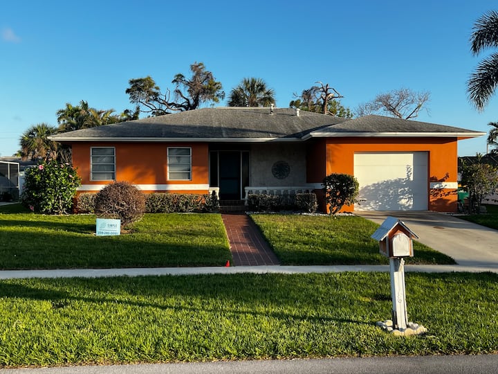 New Listing! 2 Bedroom Vacation Home Near Beach - Marco Island, FL