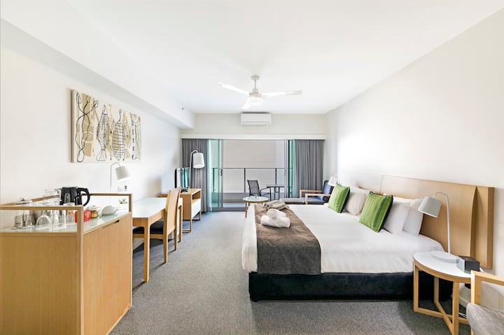 King Balcony Suite At Resort-style Darwin Stay - ダーウィン