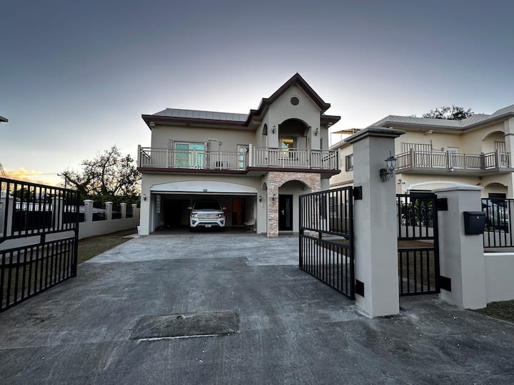 투몬 시내와 가까운 단독 대저택 - Guam