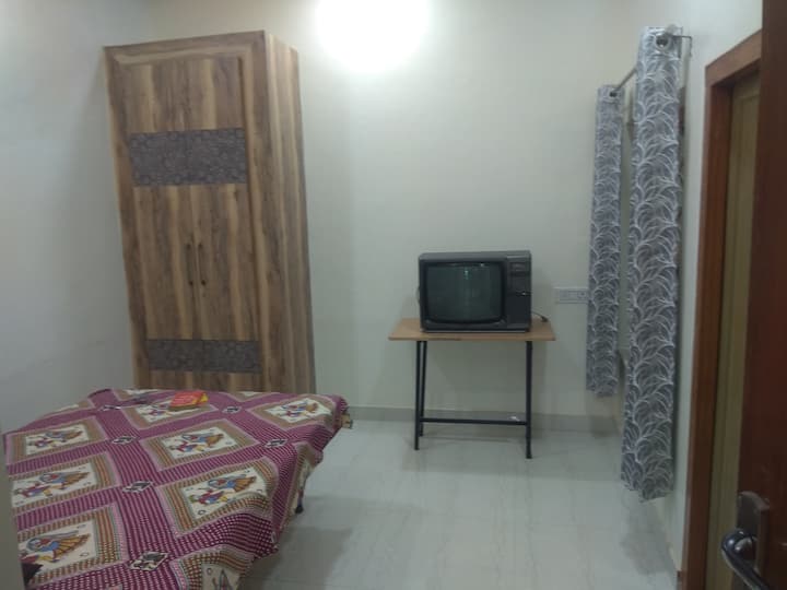 Feel At. Home - Gwalior