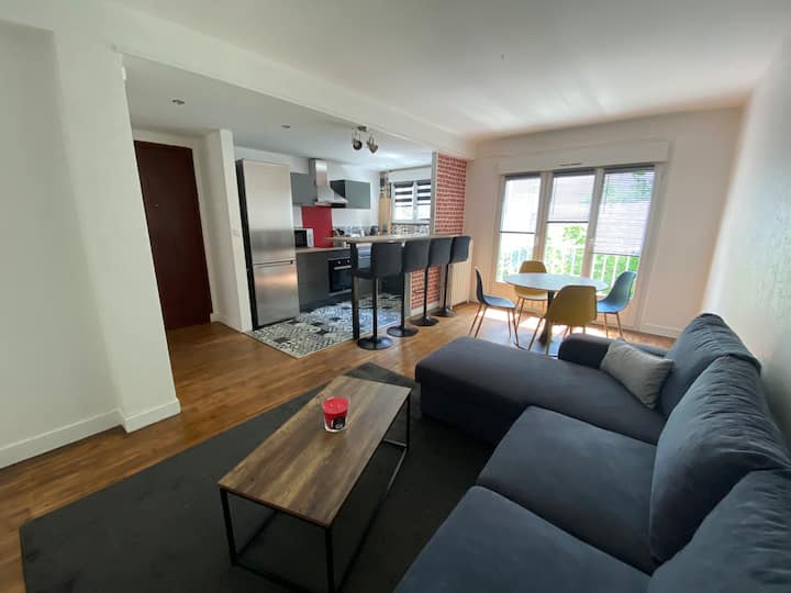 Centre Ville Entre République Et Gare - ibis budget Le Mans Universite