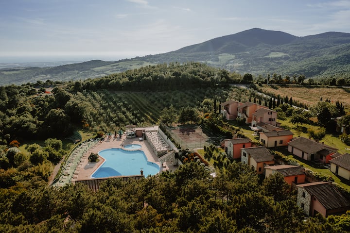 Tuscan Coast | Panoramic Resort With Restaurant - Italy