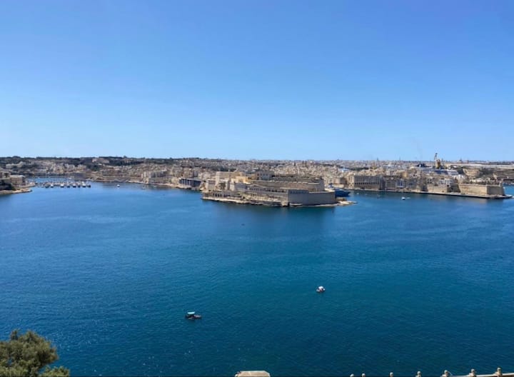 Superb 3 Bedroom Apartment In Valletta - La Valette