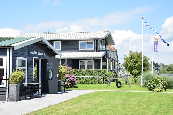 Groot Huis Aan Water Met Hottub En Sauna - Joure