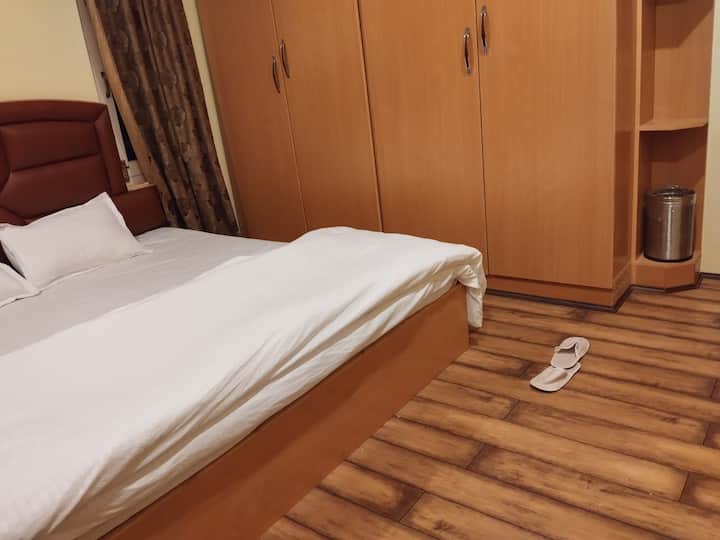 Luxury 3bhk Vacation Apartment 5 Mins From Airport - Srinagar