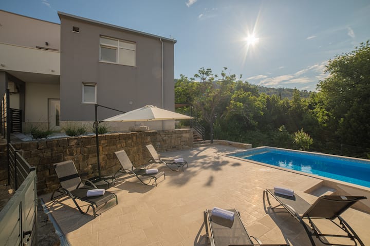 Luxury Apartment With Private Pool-the Box House - Croatia