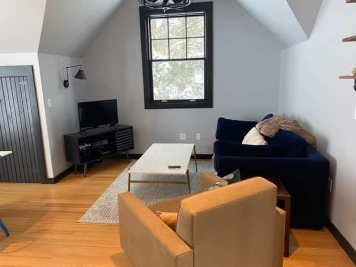 One Bedroom, Walkable To Town And Pet Friendly! - Stowe, VT