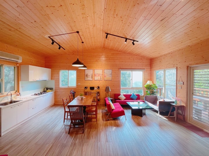 Valley Travel House - Taichung City