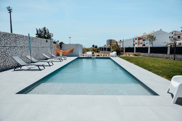 Yellow Sweet Home - Maria - Nazaré