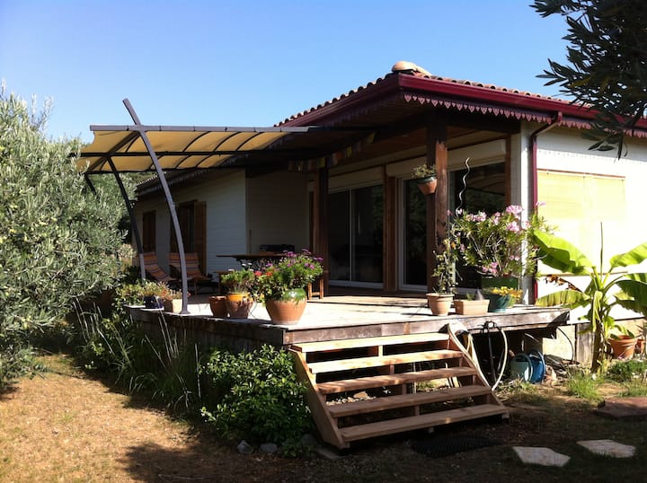 Maison En Bois à La Campagne - Saint-Guilhem-le-Désert
