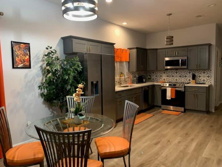 Le Chic Maison - Chalmette, LA