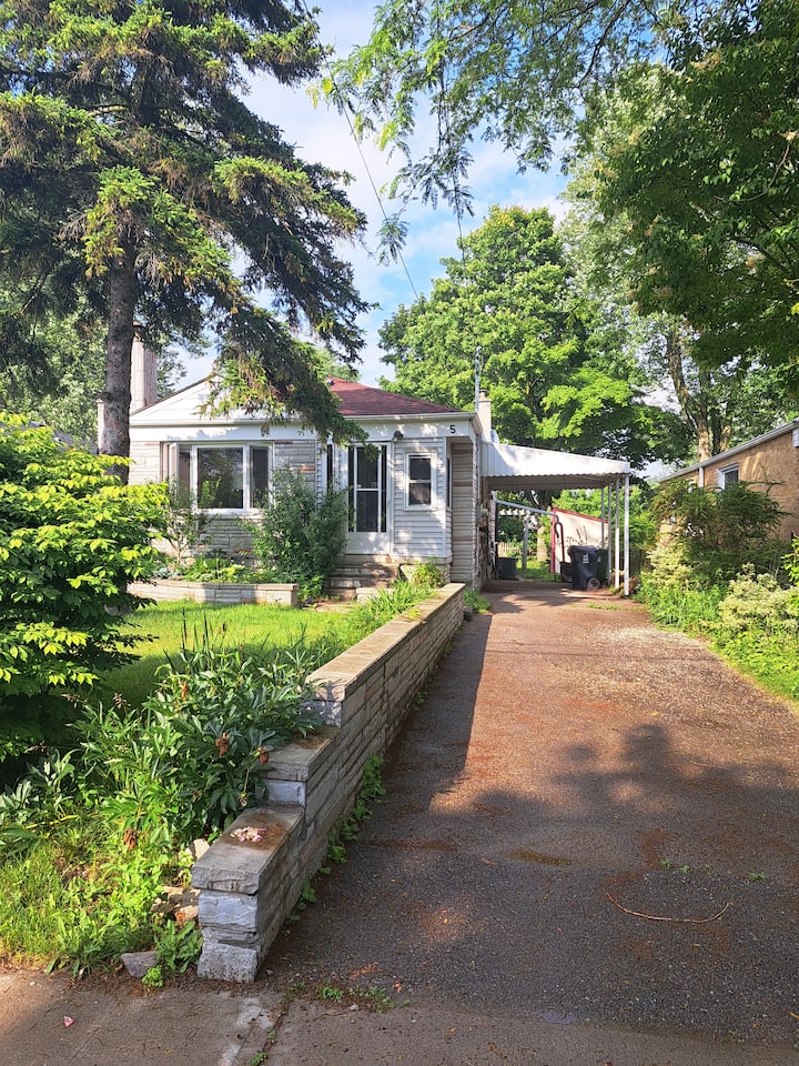 House Close To Lake And City - Toronto