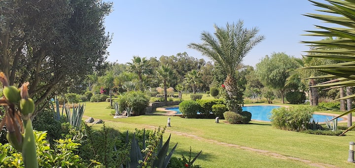 Appartement Sur Jardin & Piscine - Bouskoura