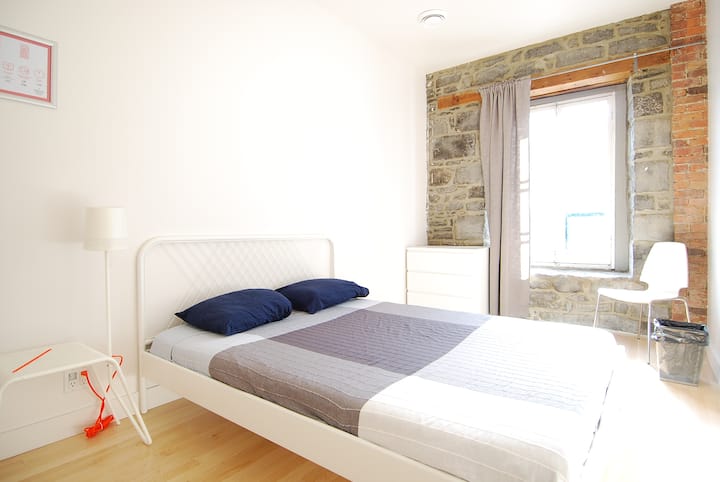 Private Room In A Cozy Hostel - 몬트리올