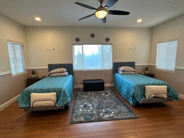 Charming Rm #7 W/ 2 Twin Beds & Private Bath - Carlsbad, CA