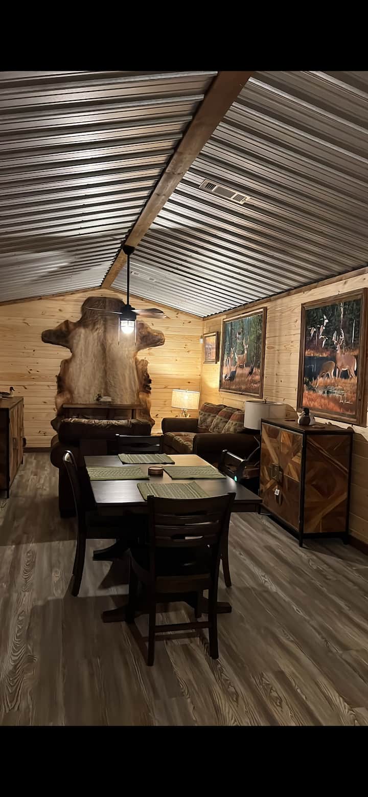 The Deer House - Como, MS