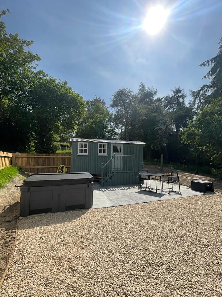 Hot Tub Retreat Bryn Gwyn (Welsh Border Glamping) - Westbury