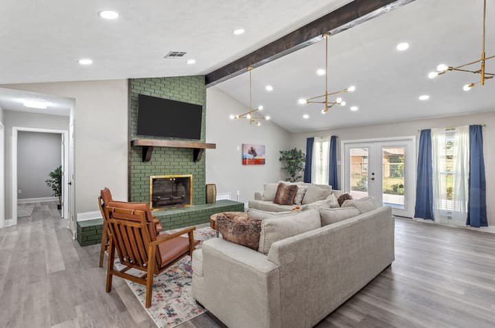 5 Bedroom Home In Lake Charles - Lake Charles, LA