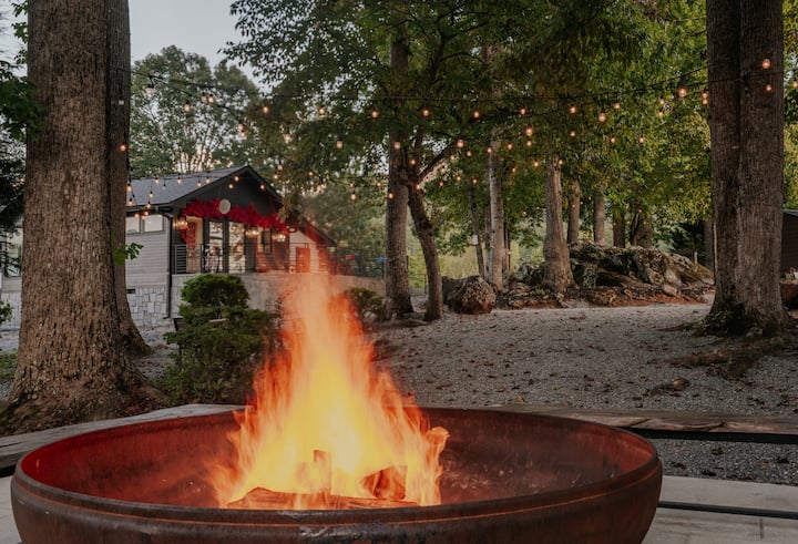 Cozy Loft Steps Away Lake Chatuge! Mountain Views! - Hiawassee, GA