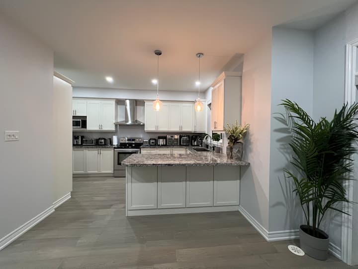 Oakville 3092 Room B - Private Ensuite - 奧克維爾