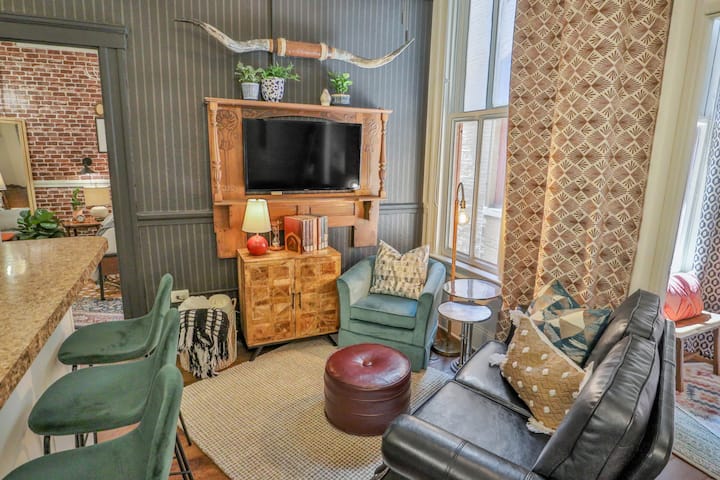 Sits On Riverwalk 2bdrm,king Qun Downtown - San Antonio, TX