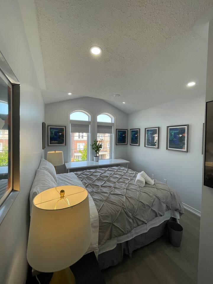 Oakville 3092 Room B - Private Ensuite - オークビル