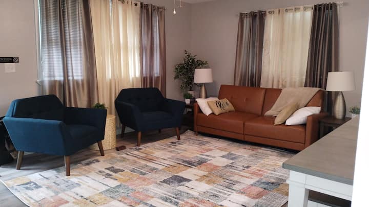 Quaint, Cozy, & Comfortable - Martin Manor - 海恩斯維爾