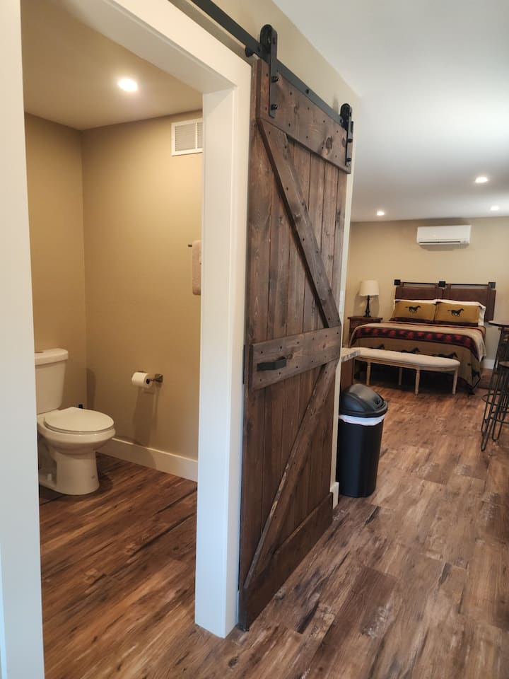 Dancing Deer Lodge - Suite 2 - Bandera, TX