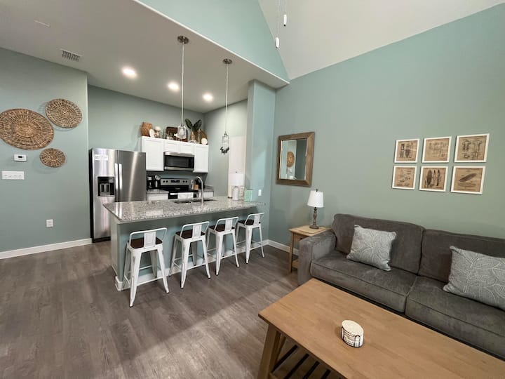 Spot's Sea Shack 2/2, Sleeps 9. 1 Block To Beach! - Corpus Christi, TX