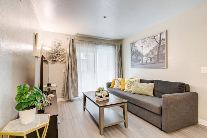 Cozy 1br Condo By Strip Free Pools/hottub/parking - Paradise, CA