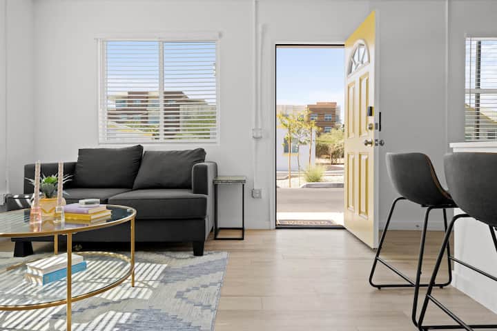 Central & Charming Tempe Bungalow - Tempe, AZ