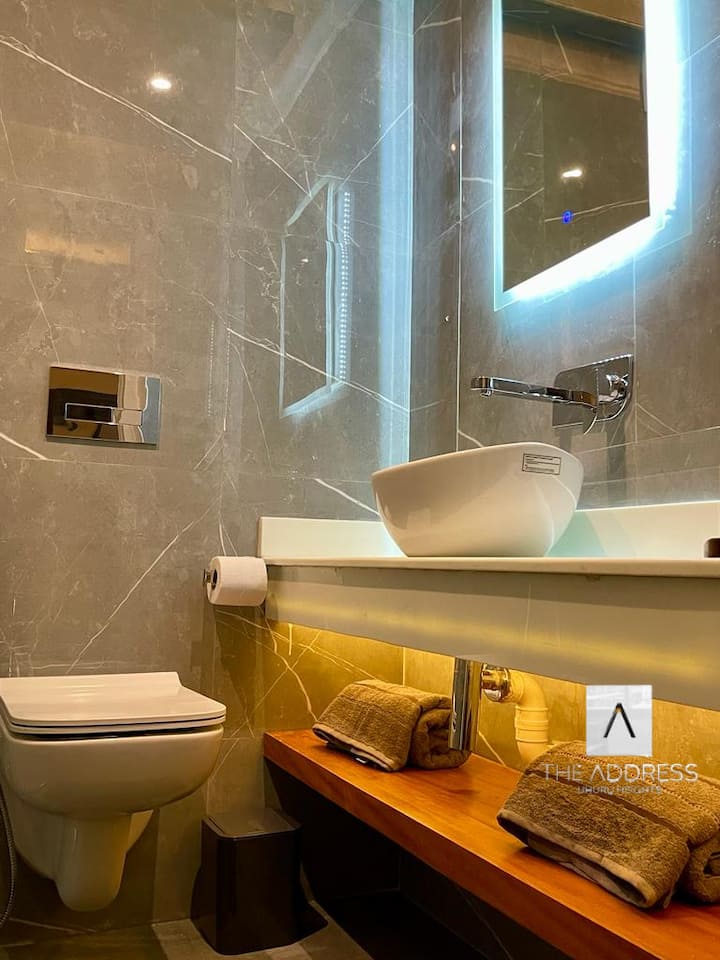 Ultra Luxury Downtown Serviced Studio With Hot Tub - Tanzania