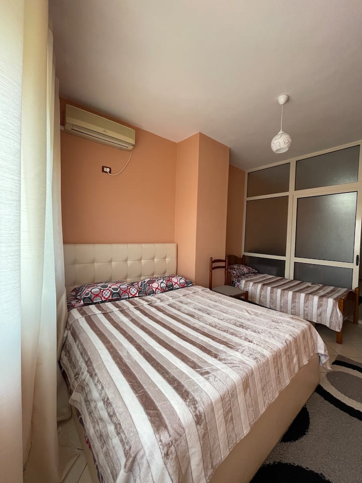 Comfy Flat In The City Center - Arnavutluk