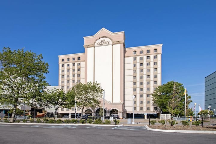 The Colony - Oceanfront 2br/2ba - Spacious Unit! - Virginia Beach, VA