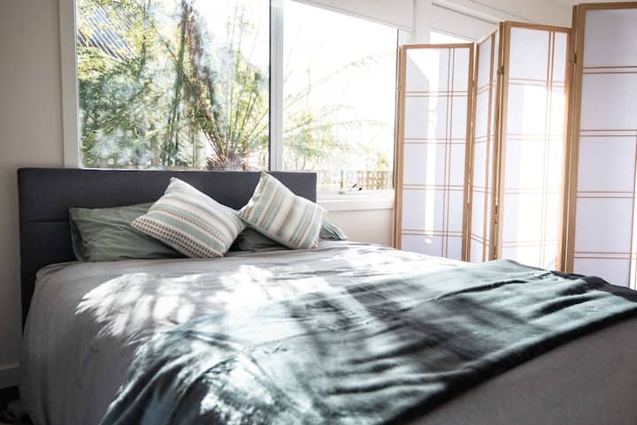 Trevallyn Garden Retreat: Private Studio - Tasmania