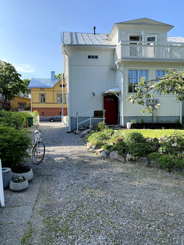 Idyllinen Puutalo Keskustassa - Turku