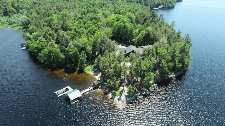 Adirondack Luxury Vacation Home - Tupper Lake, NY