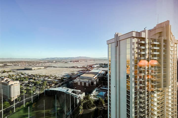 Z42w Signature Mgm Studio | No Resort Fee | Pool - Henderson, NV
