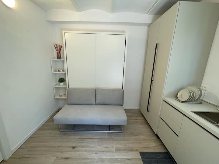Monolocale Con Piccolo Cortile - Monza