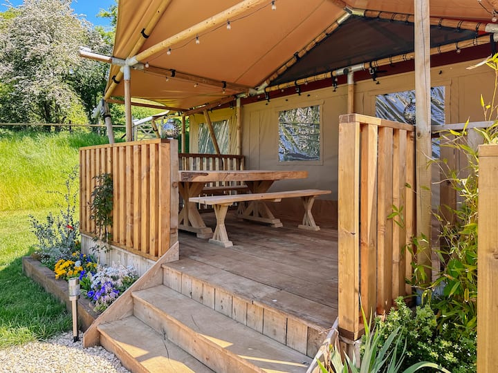 Luxury Safari Tent ~ Scenic Countryside ~ Hot Tub! - Bruton