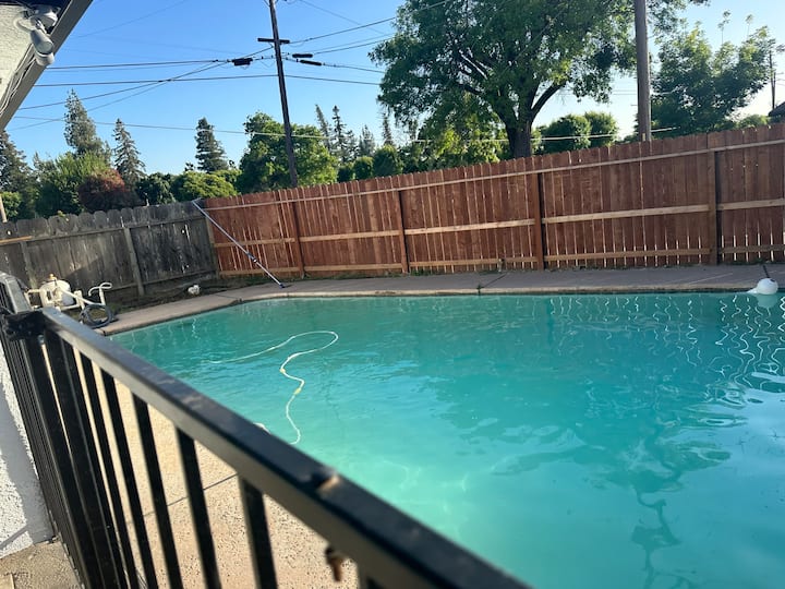 Charming/posh Getaway! - Madera, CA