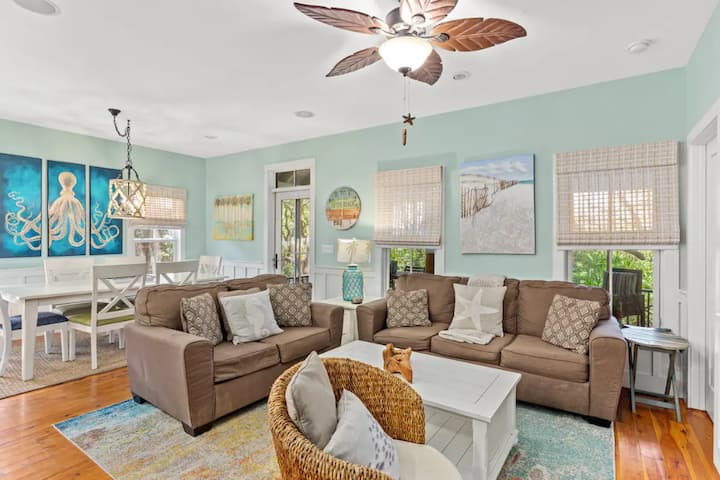 Sassy Seahorse! 200 Yards To The Beach! - Seacrest, FL