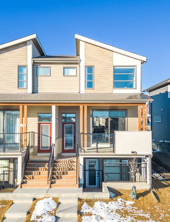 Cozy Walkout Suite| 1 Queen&1 Twin Bed|close Banff - Calgary