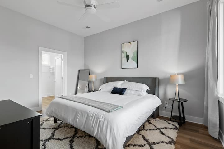 Nice Location, Garage, Open Space, Fun & Clean! - Nickajack Lake, TN