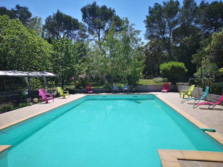 Superbe Gite Piscine Parc  Jeux Pour Famille Amis - Nîmes