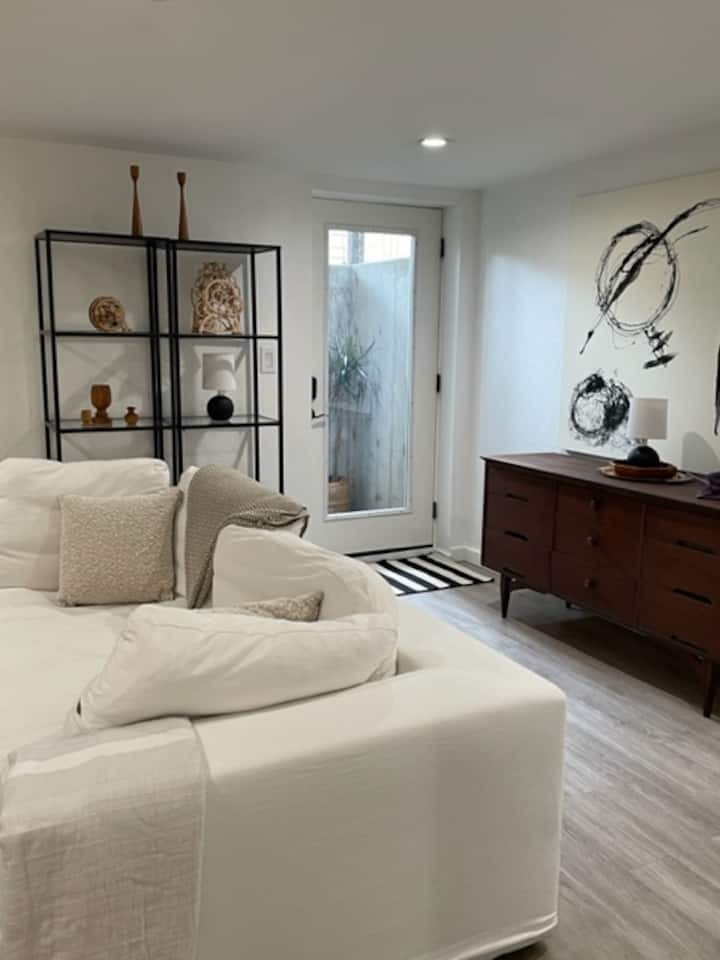Modern Cozy 1 Bedroom - Boise, ID