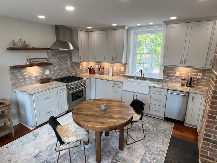 Restored 1809 Carriage House - Fredericksburg, VA